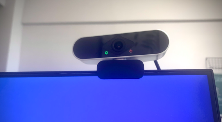 [Webcam Problem] Webcam Light Is On For No Reason? How to Fix It ...